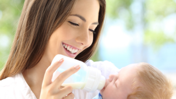 Flesvoeding geven: gebruiksaanwijzing | La Boîte Rose - Belgique